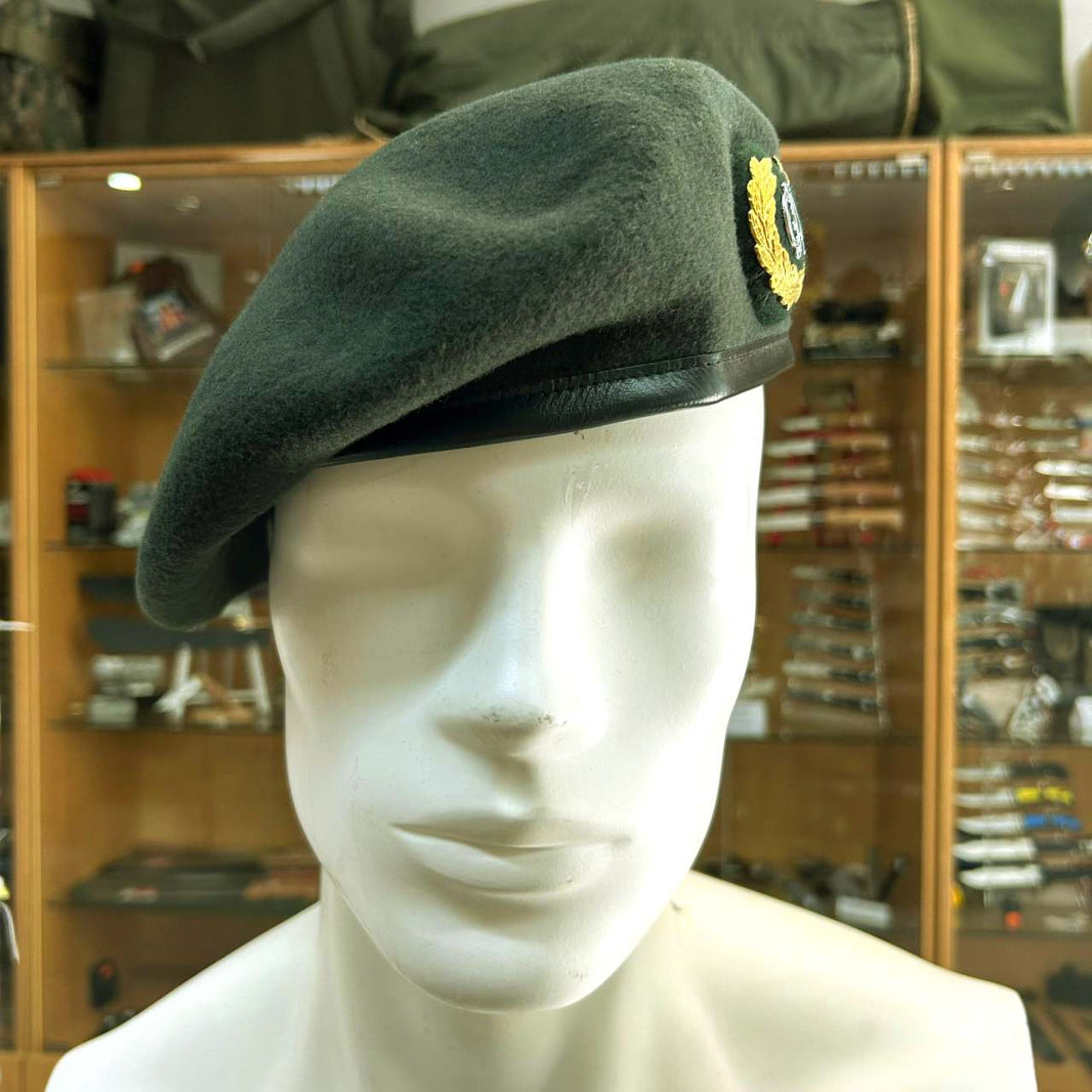 Bonés, Boinas e Chapéus – Trincheira Militar